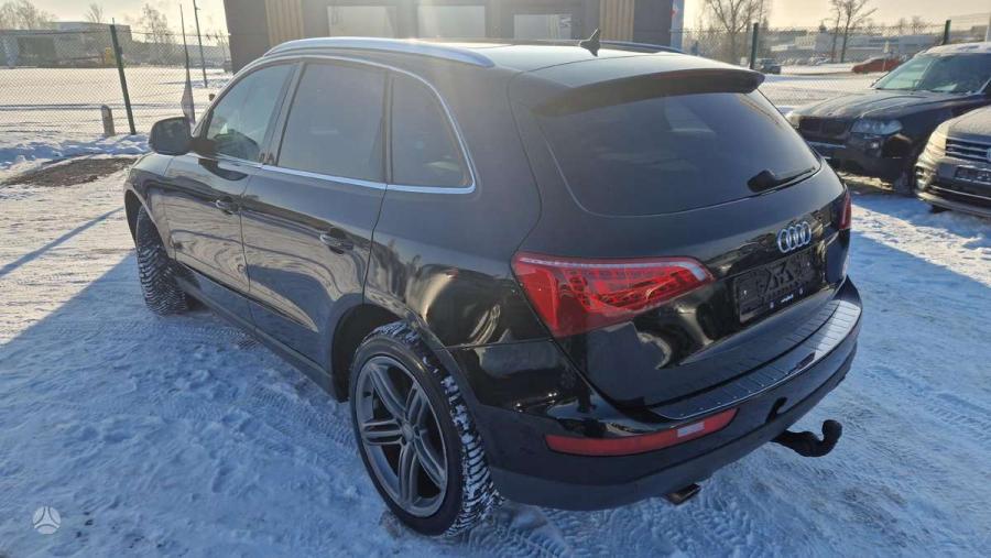 Black Audi Q5 2011 in Marijampole, with an engine capacity of 2.97 L and mileage of 330 thousand km for 8650 €, photo 8 on AUTOMOTO.COM.LV