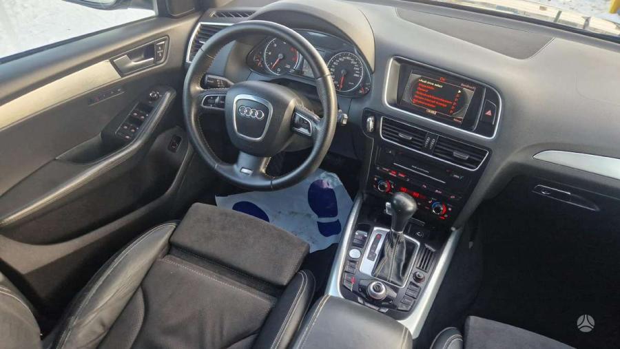 Black Audi Q5 2011 in Marijampole, with an engine capacity of 2.97 L and mileage of 330 thousand km for 8650 €, photo 16 on AUTOMOTO.COM.LV