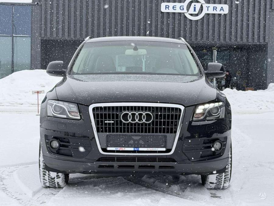 Black Audi Q5 2011 in Siauliai, with an engine capacity of 1.97 L and mileage of 280 thousand km for 10190 €, photo 2 on AUTOMOTO.COM.LV