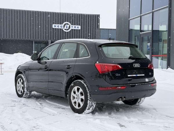 Black Audi Q5 2011 in Siauliai, with an engine capacity of 1.97 L and mileage of 280 thousand km for 10190 €, photo 7 on AUTOMOTO.COM.LV