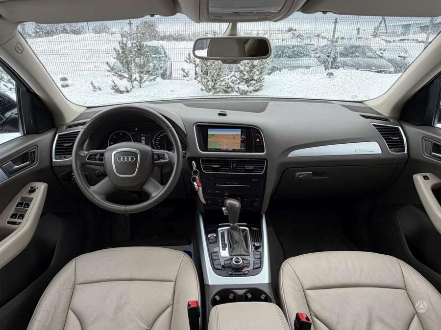 Black Audi Q5 2011 in Siauliai, with an engine capacity of 1.97 L and mileage of 280 thousand km for 10190 €, photo 14 on AUTOMOTO.COM.LV