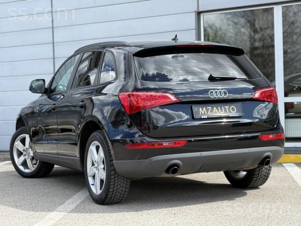 Black Audi Q5 2011 in Tukums, with an engine capacity of 2.00 L and mileage of 188 thousand km for 10500 €, photo 3 on AUTOMOTO.COM.LV