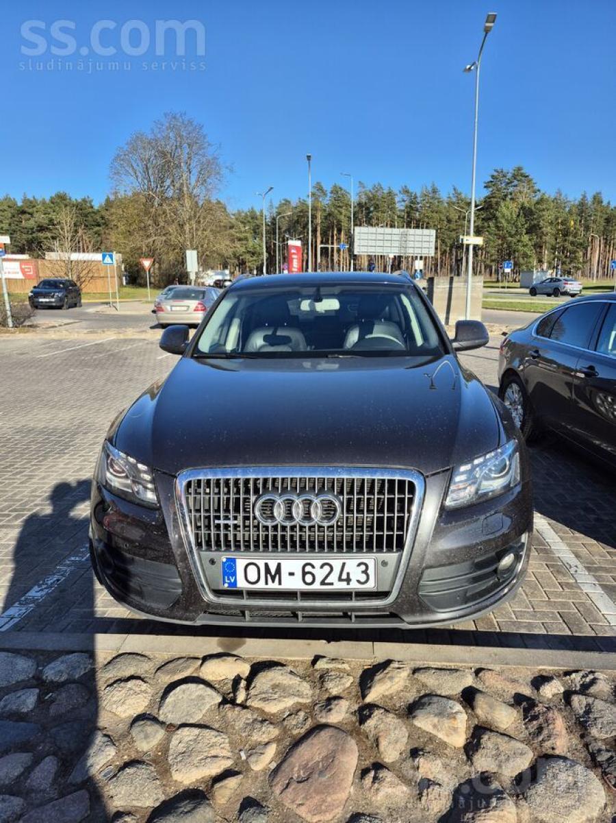 Black Audi Q5 2011 in Riga, with an engine capacity of 2.00 L and mileage of 258 thousand km for 7999 €, photo 1 on AUTOMOTO.COM.LV