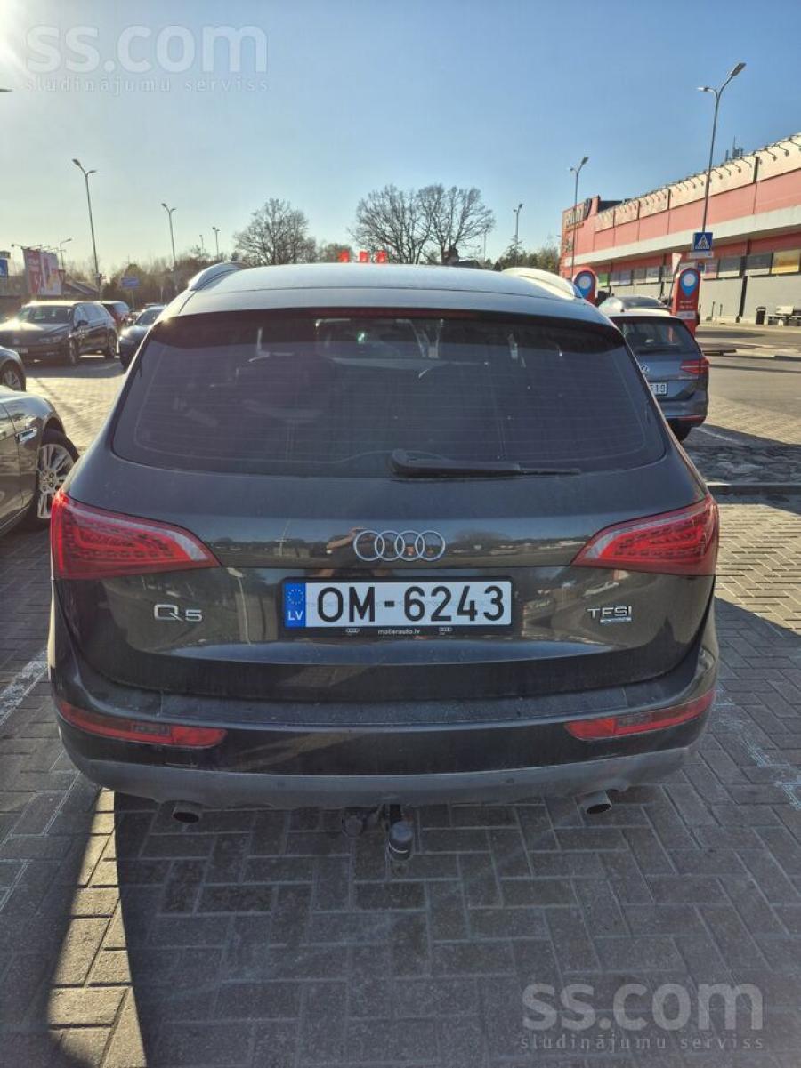 Black Audi Q5 2011 in Riga, with an engine capacity of 2.00 L and mileage of 258 thousand km for 7999 €, photo 3 on AUTOMOTO.COM.LV