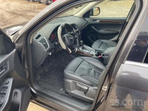 Black Audi Q5 2011 in Riga, with an engine capacity of 2.00 L and mileage of 258 thousand km for 7999 €, photo 9 on AUTOMOTO.COM.LV