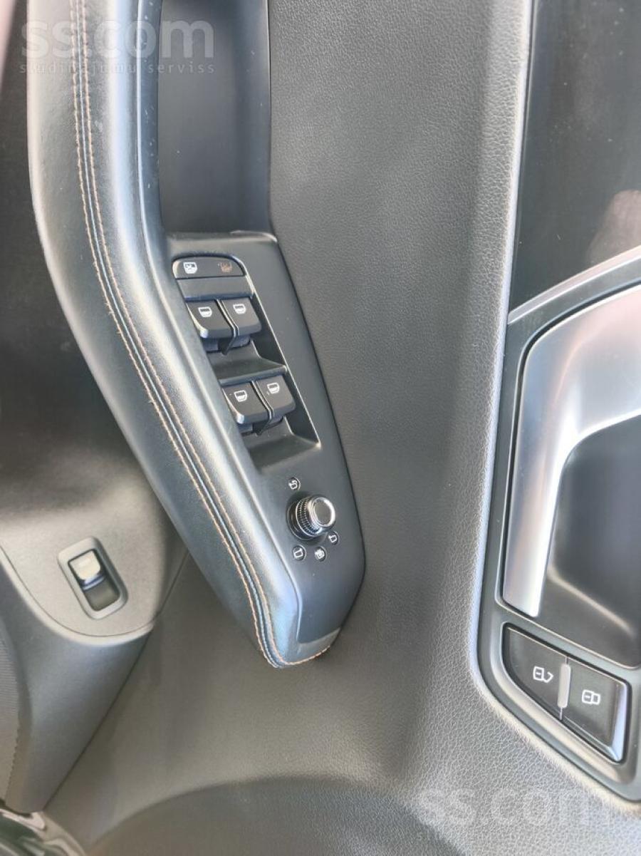 Melns Audi Q5 2011 Rīga, ar dzinēja tilpumu 3.00 L un nobraukumu 0 tūkst. km par 9500 €, foto 12 vietnē AUTOMOTO.COM.LV
