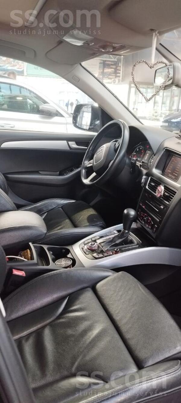 Black Audi Q5 2011 in Riga, with an engine capacity of 2.00 L and mileage of 215 thousand km for 9800 €, photo 3 on AUTOMOTO.COM.LV