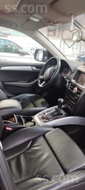 Melns Audi Q5 2011 Rīga, ar dzinēja tilpumu 2.00 L un nobraukumu 215 tūkst. km par 9800 €, foto 4 vietnē AUTOMOTO.COM.LV