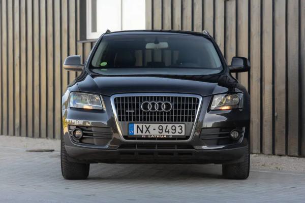 Melns Audi Q5 2011 Jelgava, ar dzinēja tilpumu 2.00 L un nobraukumu 283 tūkst. km par 9200 €, foto 3 vietnē AUTOMOTO.COM.LV
