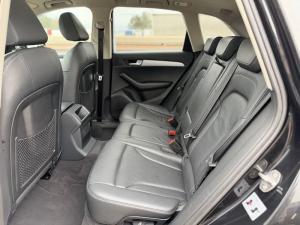 Melns Audi Q5 2011 Rīga, ar dzinēja tilpumu 2.00 L un nobraukumu 201 tūkst. km par 10995 €, foto 8 vietnē AUTOMOTO.COM.LV