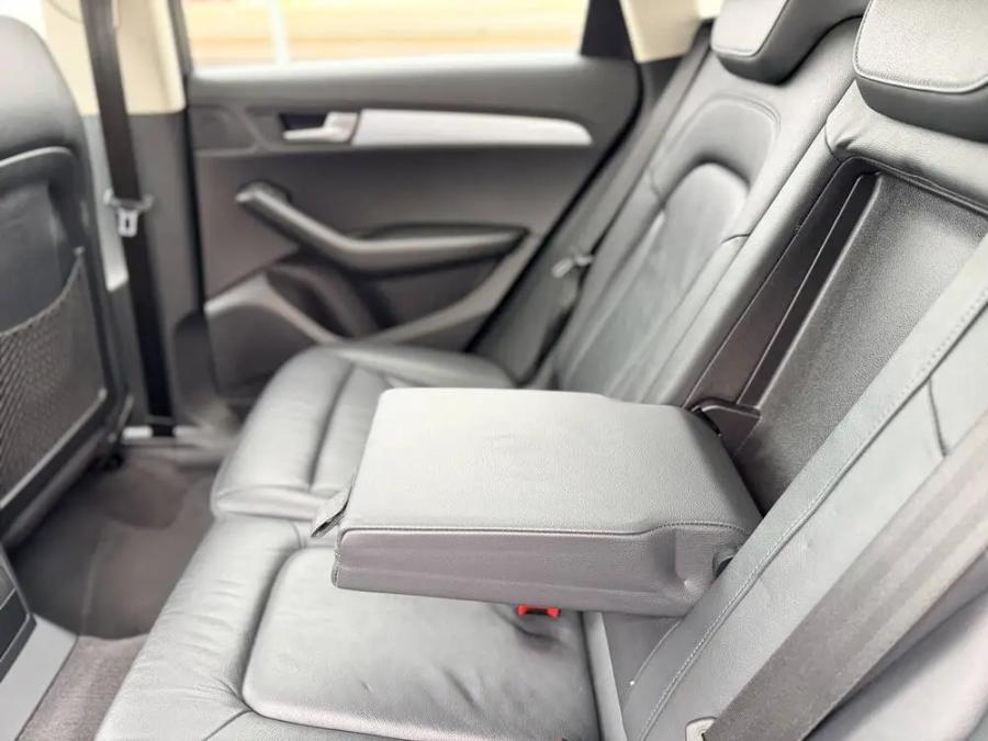 Melns Audi Q5 2011 Rīga, ar dzinēja tilpumu 2.00 L un nobraukumu 201 tūkst. km par 10995 €, foto 9 vietnē AUTOMOTO.COM.LV