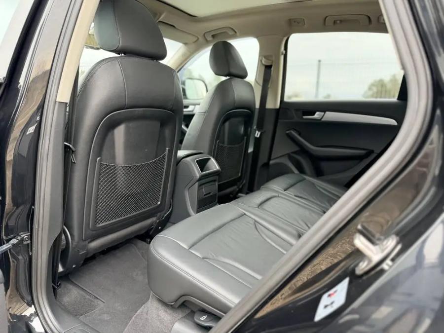 Melns Audi Q5 2011 Rīga, ar dzinēja tilpumu 2.00 L un nobraukumu 201 tūkst. km par 10995 €, foto 10 vietnē AUTOMOTO.COM.LV