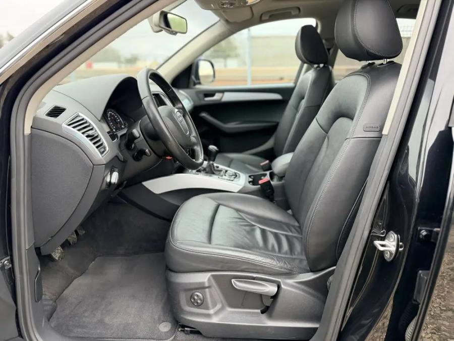 Melns Audi Q5 2011 Rīga, ar dzinēja tilpumu 2.00 L un nobraukumu 201 tūkst. km par 10995 €, foto 13 vietnē AUTOMOTO.COM.LV