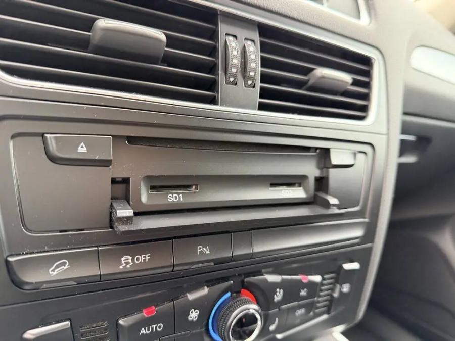 Melns Audi Q5 2011 Rīga, ar dzinēja tilpumu 2.00 L un nobraukumu 201 tūkst. km par 10995 €, foto 19 vietnē AUTOMOTO.COM.LV