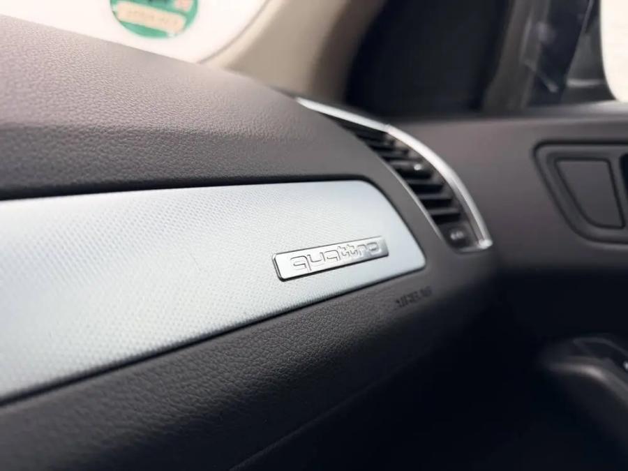 Melns Audi Q5 2011 Rīga, ar dzinēja tilpumu 2.00 L un nobraukumu 201 tūkst. km par 10995 €, foto 20 vietnē AUTOMOTO.COM.LV