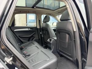 Melns Audi Q5 2011 Rīga, ar dzinēja tilpumu 2.00 L un nobraukumu 201 tūkst. km par 10995 €, foto 23 vietnē AUTOMOTO.COM.LV