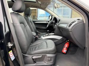 Melns Audi Q5 2011 Rīga, ar dzinēja tilpumu 2.00 L un nobraukumu 201 tūkst. km par 10995 €, foto 24 vietnē AUTOMOTO.COM.LV