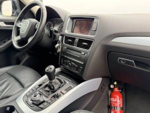 Melns Audi Q5 2011 Rīga, ar dzinēja tilpumu 2.00 L un nobraukumu 201 tūkst. km par 10995 €, foto 26 vietnē AUTOMOTO.COM.LV