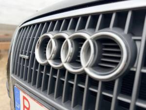 Melns Audi Q5 2011 Rīga, ar dzinēja tilpumu 2.00 L un nobraukumu 201 tūkst. km par 10995 €, foto 27 vietnē AUTOMOTO.COM.LV