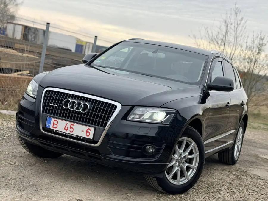 Melns Audi Q5 2011 Rīga, ar dzinēja tilpumu 2.00 L un nobraukumu 201 tūkst. km par 10995 €, foto 29 vietnē AUTOMOTO.COM.LV
