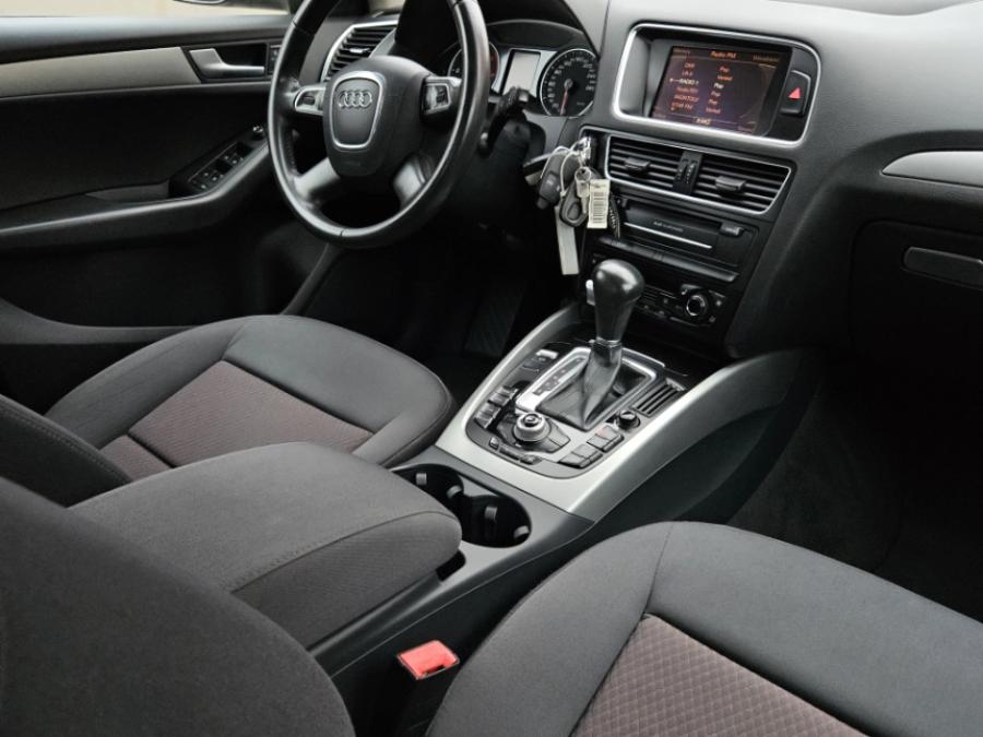 Black Audi Q5 2011 in Riga, with an engine capacity of 3.00 L and mileage of 251 thousand km for 10490 €, photo 23 on AUTOMOTO.COM.LV