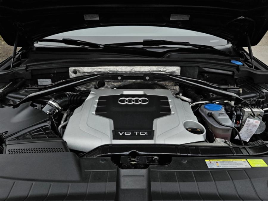 Black Audi Q5 2011 in Riga, with an engine capacity of 3.00 L and mileage of 251 thousand km for 10490 €, photo 25 on AUTOMOTO.COM.LV