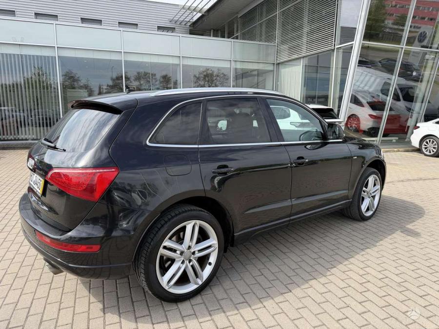 Black Audi Q5 2011 in Siauliai, with an engine capacity of 2.97 L and mileage of 296 thousand km for 9200 €, photo 3 on AUTOMOTO.COM.LV