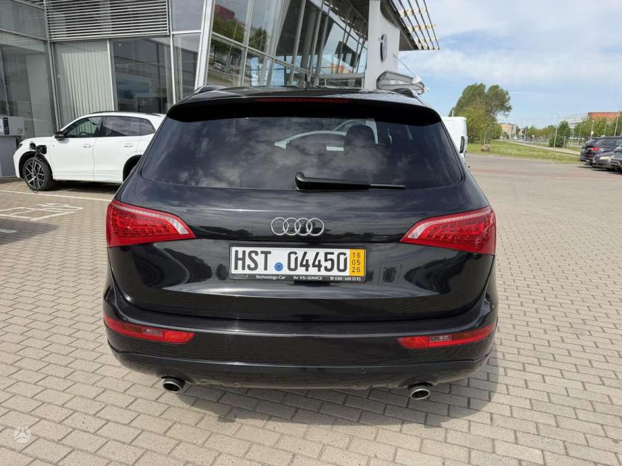 Black Audi Q5 2011 in Siauliai, with an engine capacity of 2.97 L and mileage of 296 thousand km for 9200 €, photo 7 on AUTOMOTO.COM.LV