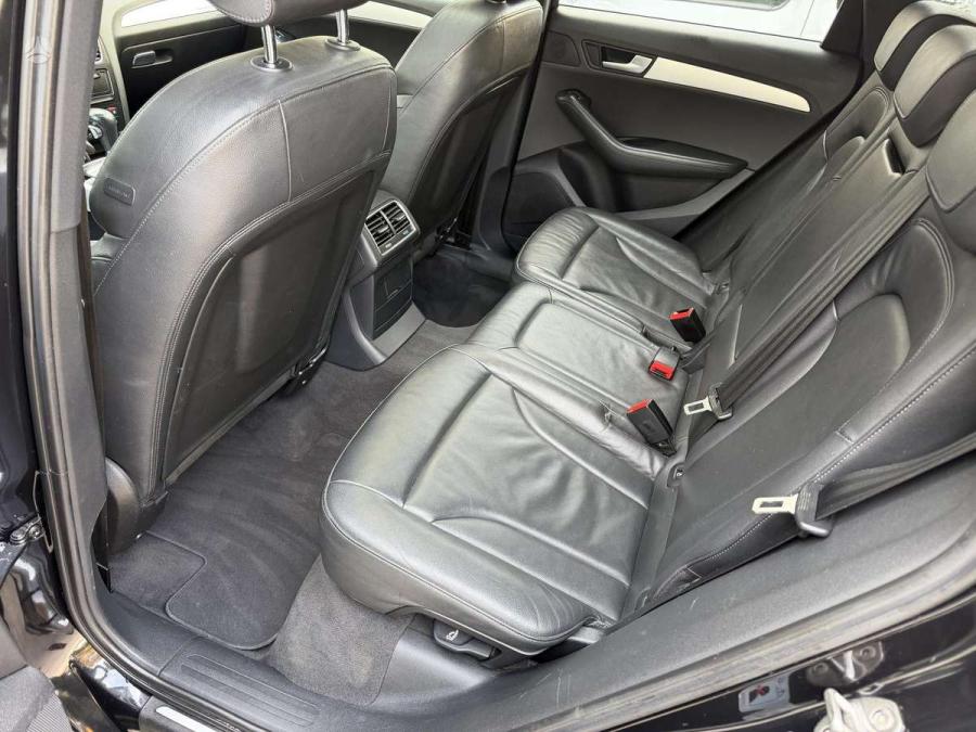 Black Audi Q5 2011 in Siauliai, with an engine capacity of 2.97 L and mileage of 296 thousand km for 9200 €, photo 16 on AUTOMOTO.COM.LV