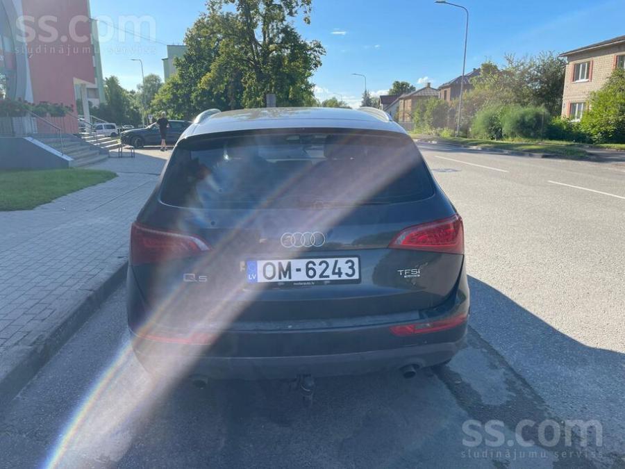 Black Audi Q5 2011 in Riga, with an engine capacity of 2.00 L and mileage of 259 thousand km for 9550 €, photo 3 on AUTOMOTO.COM.LV