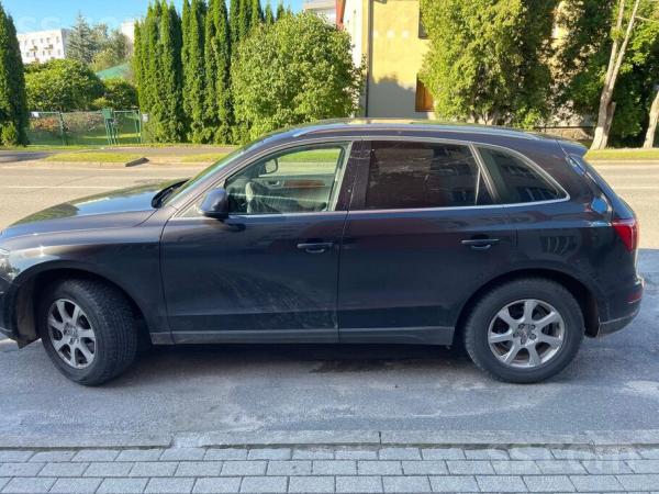 Melns Audi Q5 2011 Rīga, ar dzinēja tilpumu 2.00 L un nobraukumu 259 tūkst. km par 9550 €, foto 4 vietnē AUTOMOTO.COM.LV