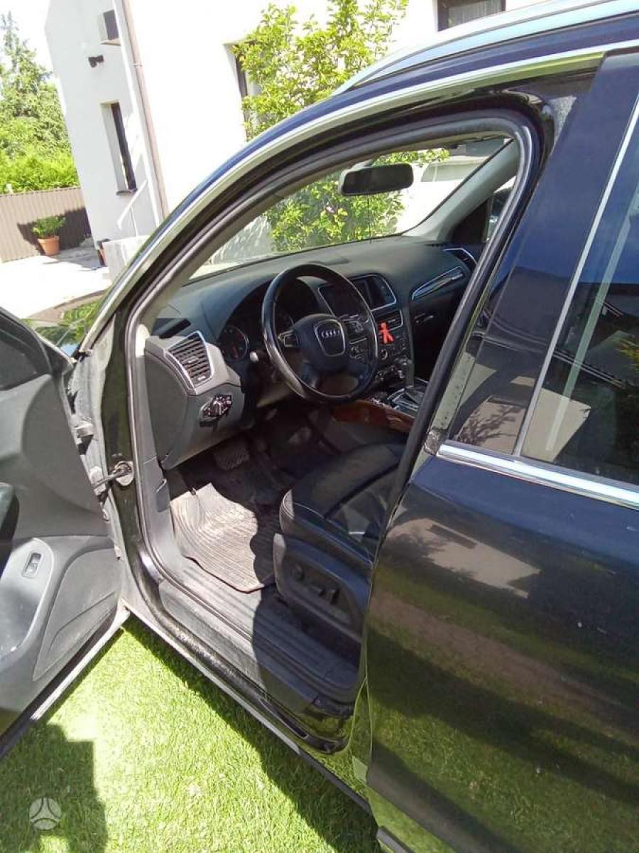 Melns Audi Q5 2011 Kauņa, ar dzinēja tilpumu 1.98 L un nobraukumu 297 tūkst. km par 7300 €, foto 4 vietnē AUTOMOTO.COM.LV