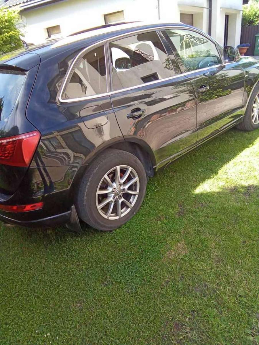 Melns Audi Q5 2011 Kauņa, ar dzinēja tilpumu 1.98 L un nobraukumu 297 tūkst. km par 7300 €, foto 14 vietnē AUTOMOTO.COM.LV