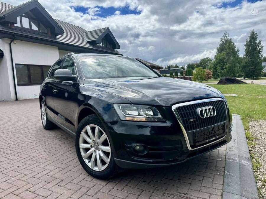 Black Audi Q5 2011 in Siauliai, with an engine capacity of 1.97 L and mileage of 220 thousand km for 8999 €, photo 3 on AUTOMOTO.COM.LV