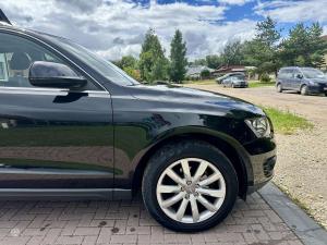 Black Audi Q5 2011 in Siauliai, with an engine capacity of 1.97 L and mileage of 220 thousand km for 8999 €, photo 8 on AUTOMOTO.COM.LV