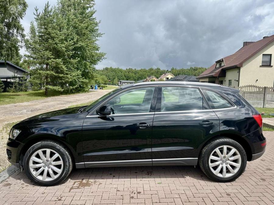Black Audi Q5 2011 in Siauliai, with an engine capacity of 1.97 L and mileage of 220 thousand km for 8999 €, photo 10 on AUTOMOTO.COM.LV