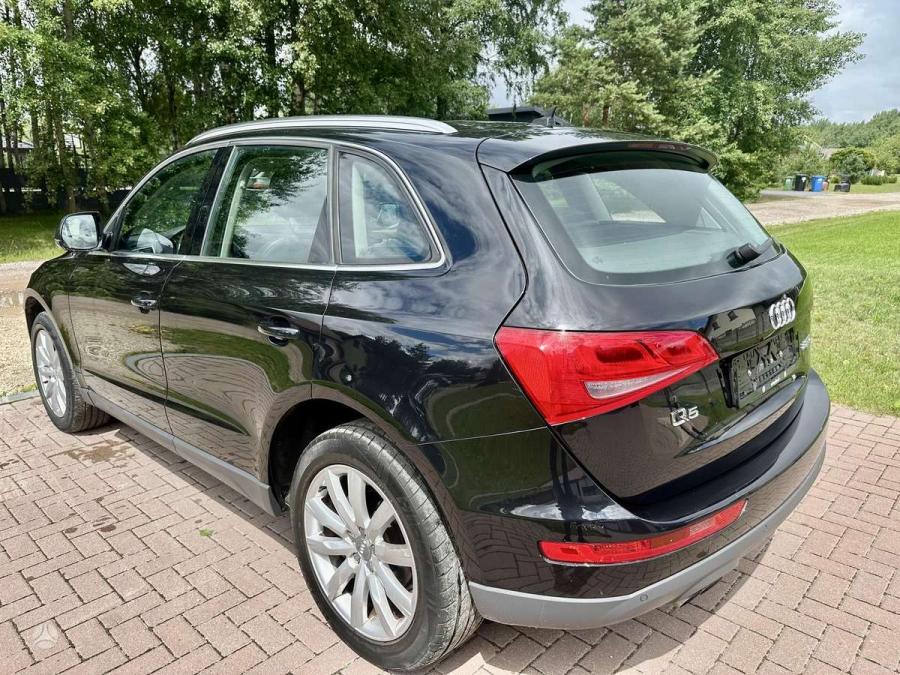 Black Audi Q5 2011 in Siauliai, with an engine capacity of 1.97 L and mileage of 220 thousand km for 8999 €, photo 13 on AUTOMOTO.COM.LV
