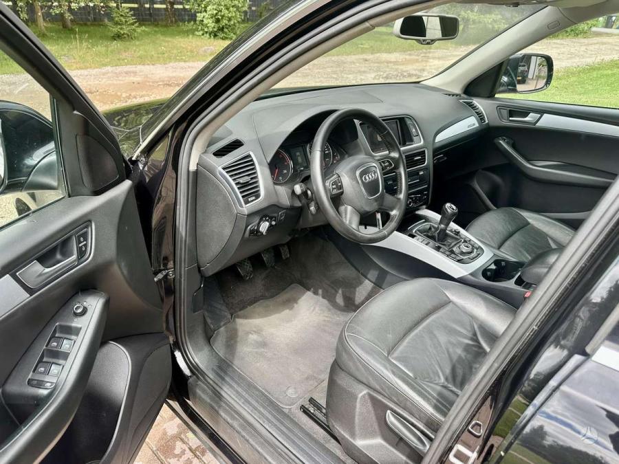 Black Audi Q5 2011 in Siauliai, with an engine capacity of 1.97 L and mileage of 220 thousand km for 8999 €, photo 18 on AUTOMOTO.COM.LV