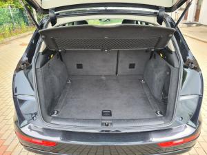 Black Audi Q5 2011 in Utena, with an engine capacity of 2.00 L and mileage of 231 thousand km for 9990 €, photo 8 on AUTOMOTO.COM.LV