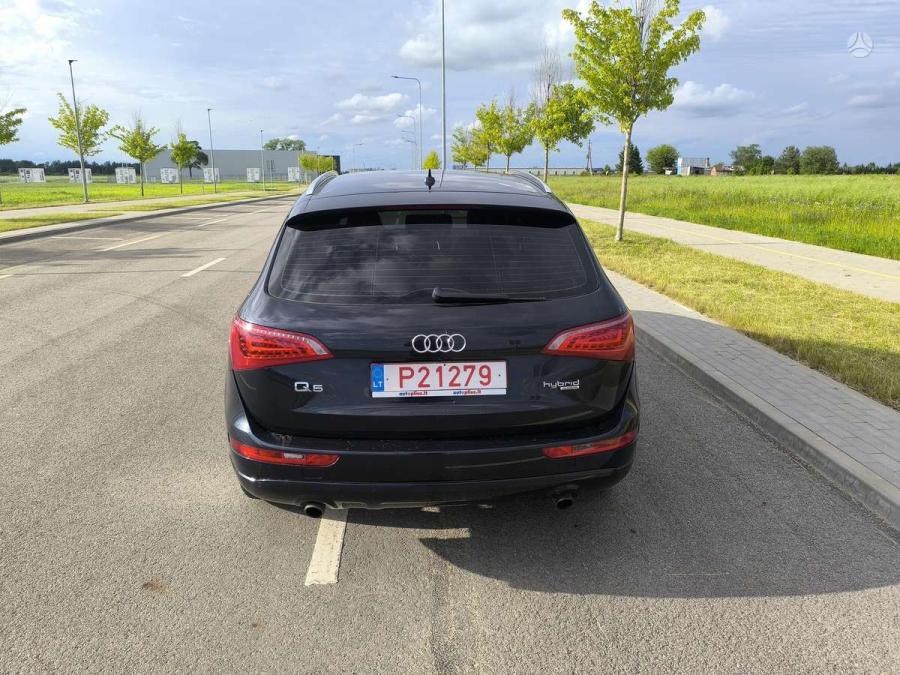 Melns Audi Q5 2011 Marijampole, ar dzinēja tilpumu 1.98 L un nobraukumu 211 tūkst. km par 7050 €, foto 7 vietnē AUTOMOTO.COM.LV