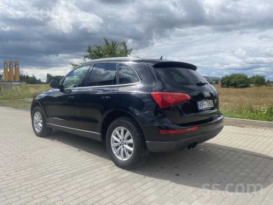 Black Audi Q5 2011 in Saldus, with an engine capacity of 2.00 L and mileage of 0 thousand km for 9200 €, photo 3 on AUTOMOTO.COM.LV