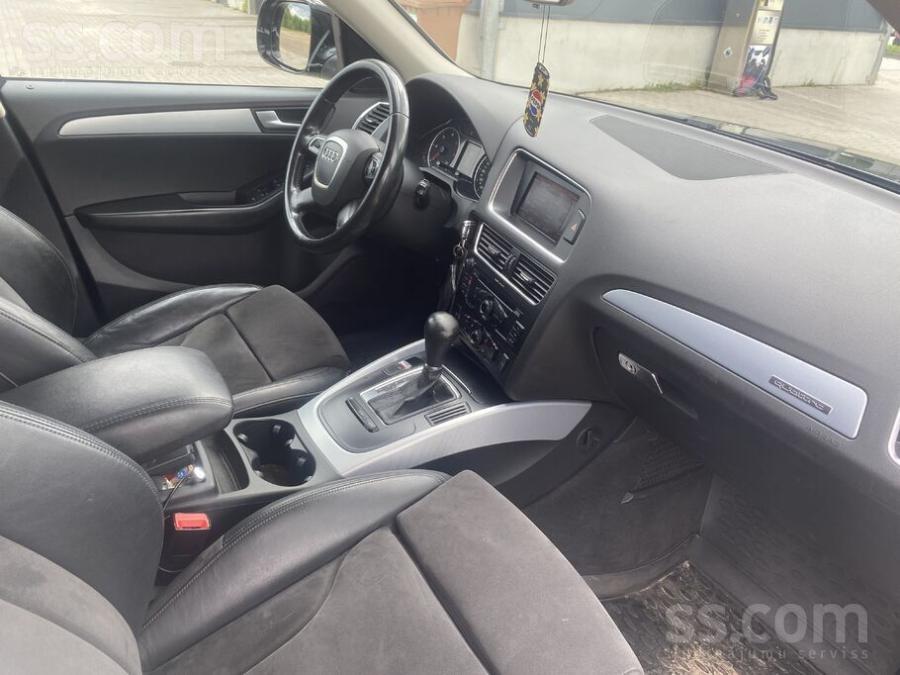 Black Audi Q5 2011 in Saldus, with an engine capacity of 2.00 L and mileage of 0 thousand km for 9200 €, photo 6 on AUTOMOTO.COM.LV