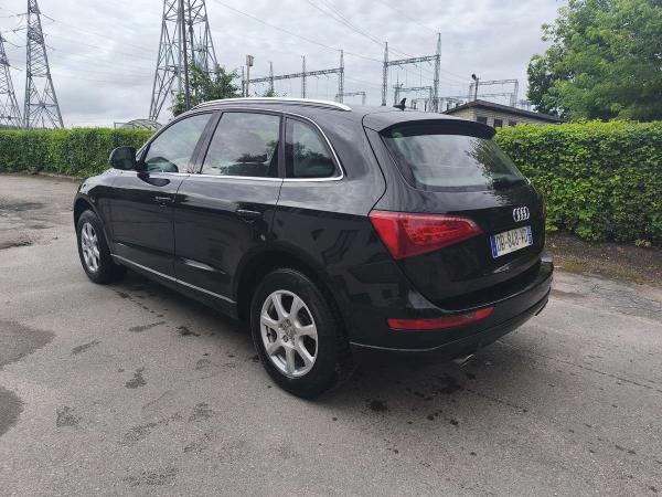 Black Audi Q5 2011 in Kelme, with an engine capacity of 2.97 L and mileage of 380 thousand km for 7900 €, photo 4 on AUTOMOTO.COM.LV