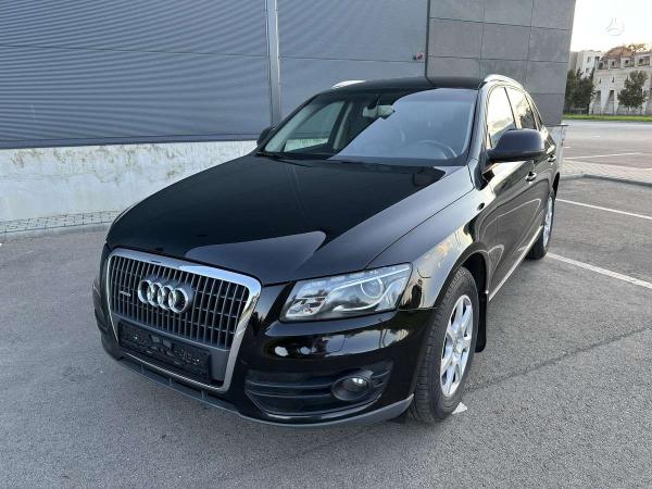 Melns Audi Q5 2011 Telšiai, ar dzinēja tilpumu 2.00 L un nobraukumu 300 tūkst. km par 8000 €, foto 1 vietnē AUTOMOTO.COM.LV