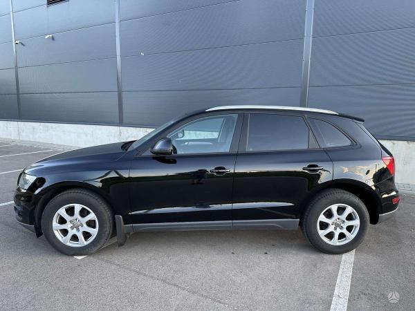 Melns Audi Q5 2011 Telšiai, ar dzinēja tilpumu 2.00 L un nobraukumu 300 tūkst. km par 8000 €, foto 2 vietnē AUTOMOTO.COM.LV