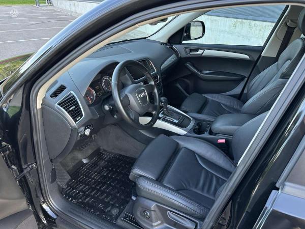 Melns Audi Q5 2011 Telšiai, ar dzinēja tilpumu 2.00 L un nobraukumu 300 tūkst. km par 8000 €, foto 9 vietnē AUTOMOTO.COM.LV