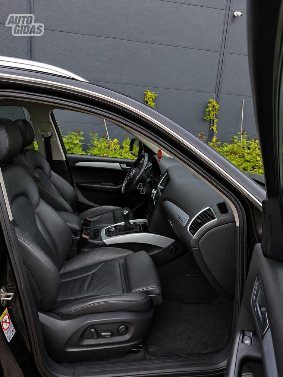 Black Audi Q5 2011 in Vilnius, with an engine capacity of 2.00 L and mileage of 252 thousand km for 9750 €, photo 11 on AUTOMOTO.COM.LV