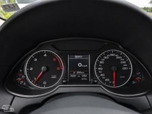 Black Audi Q5 2011 in Vilnius, with an engine capacity of 2.00 L and mileage of 252 thousand km for 9750 €, photo 19 on AUTOMOTO.COM.LV