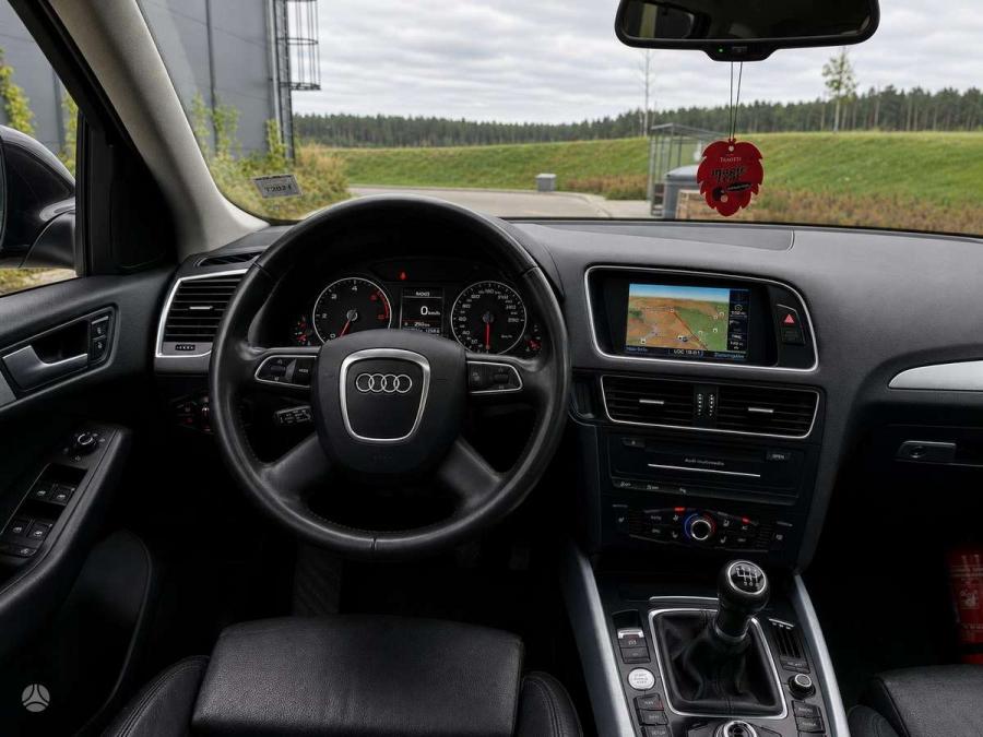 Black Audi Q5 2011 in Vilnius, with an engine capacity of 1.97 L and mileage of 252 thousand km for 9750 €, photo 15 on AUTOMOTO.COM.LV