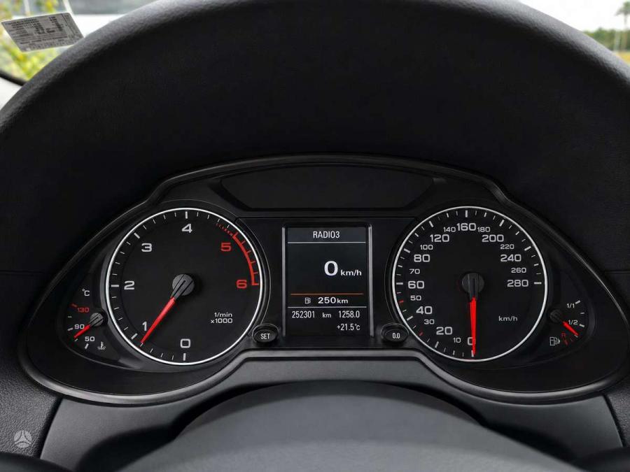 Black Audi Q5 2011 in Vilnius, with an engine capacity of 1.97 L and mileage of 252 thousand km for 9750 €, photo 19 on AUTOMOTO.COM.LV